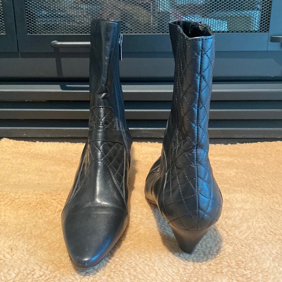 Aquatalia | Shoes | Vintage Aquatalia Leather Quilted Low Stacked ...